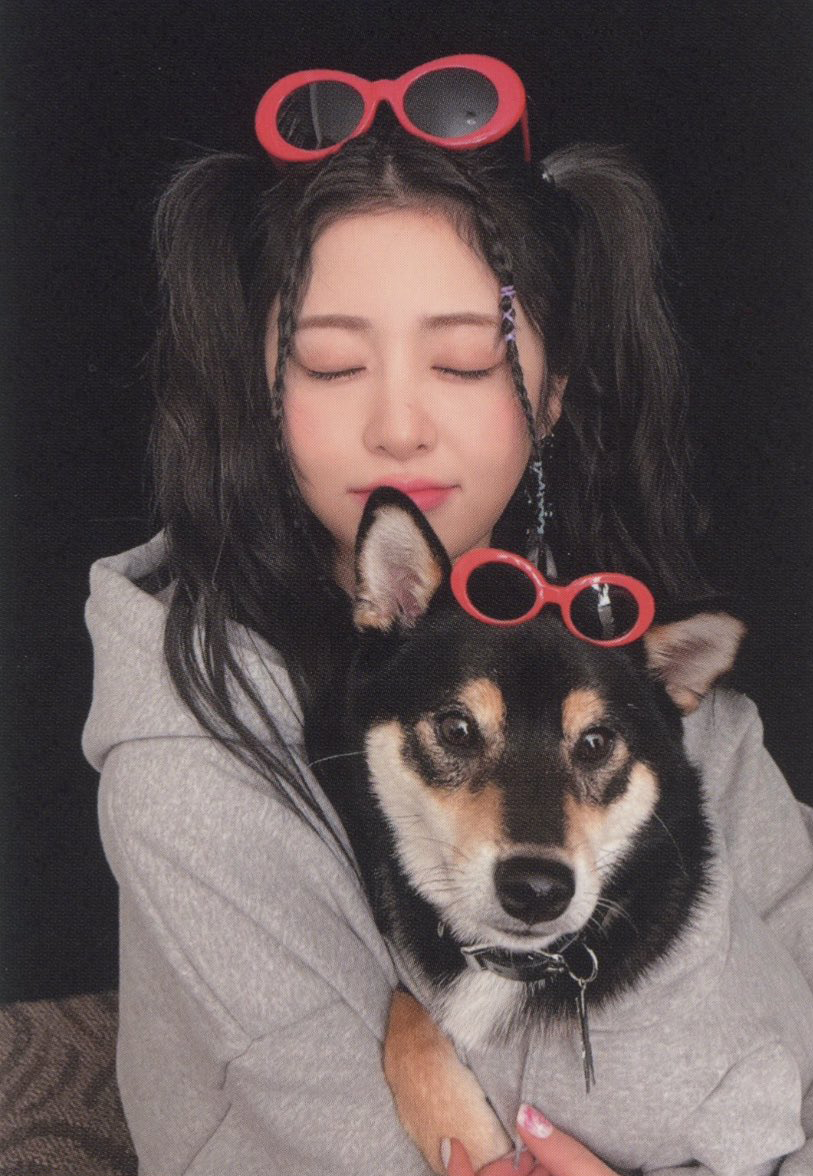 LE SSERAFIM HUH YUNJIN Poca Pocamarket